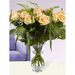 20 salmon-coloured roses with panicum | SURPROSE